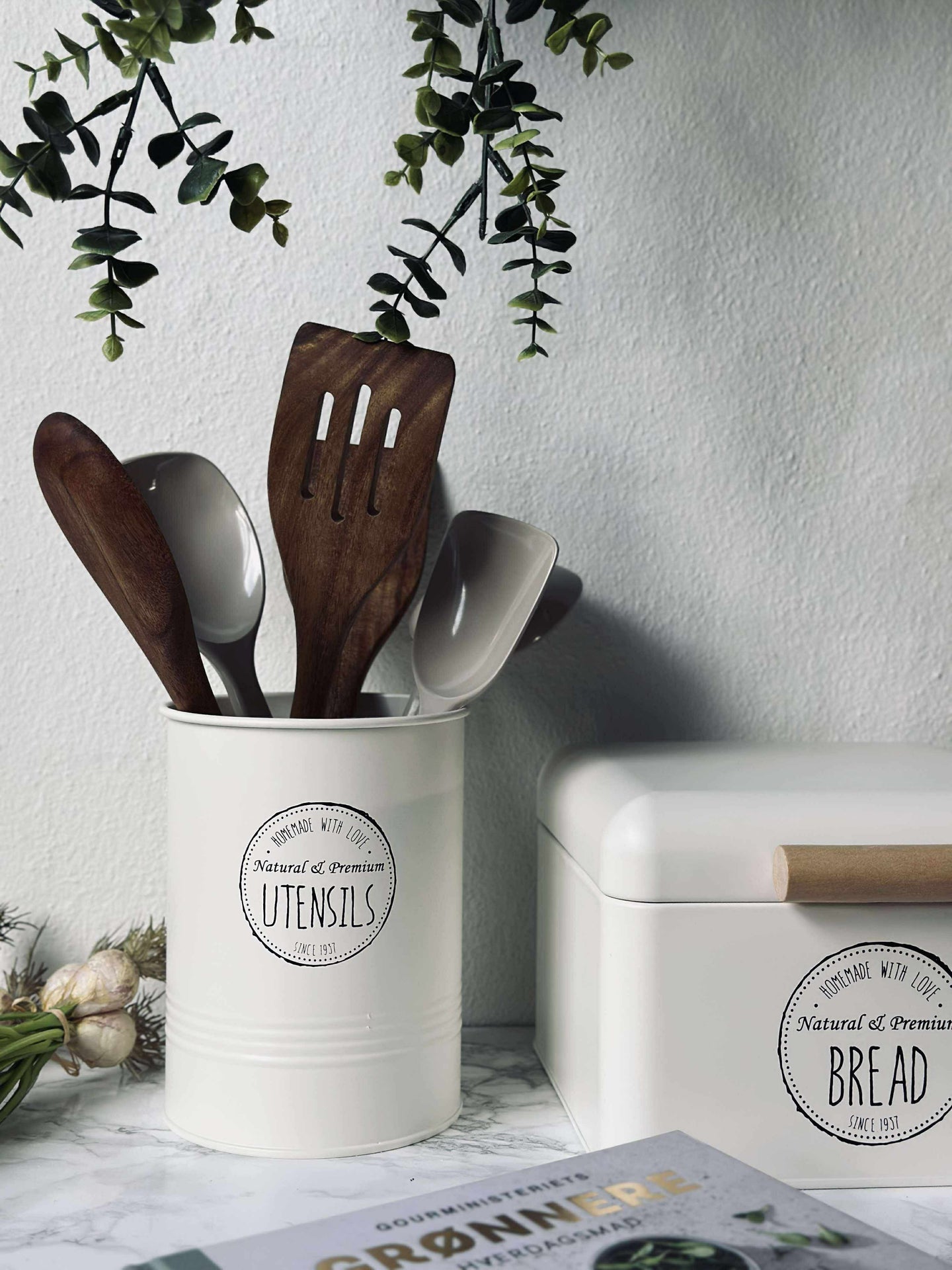 Bestikkholder - Hvit | Elegant metallholder – VIAMAJA