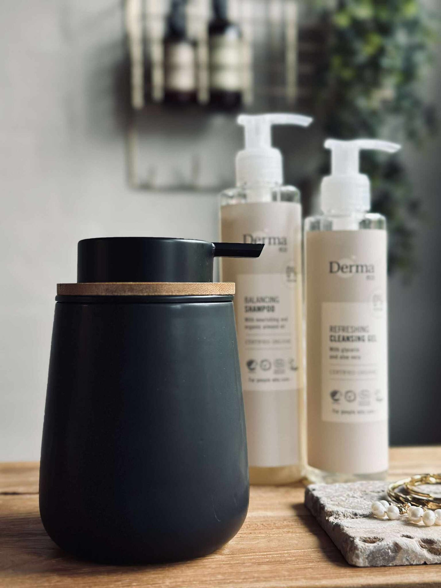 Dispenser med pumpe Svart - Dolomite – VIAMAJA