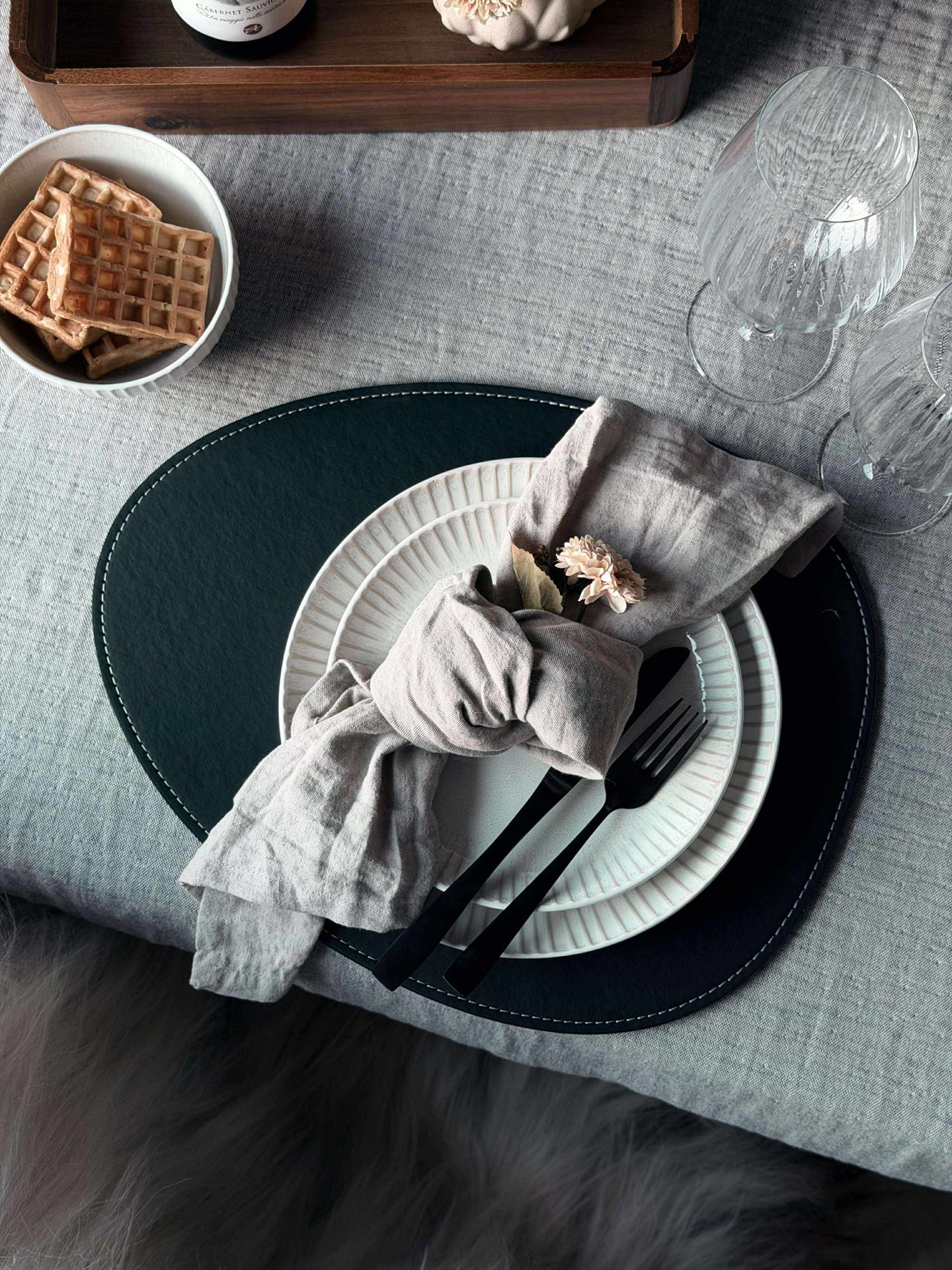 Dækkeserviet oval - Sort – VIAMAJA